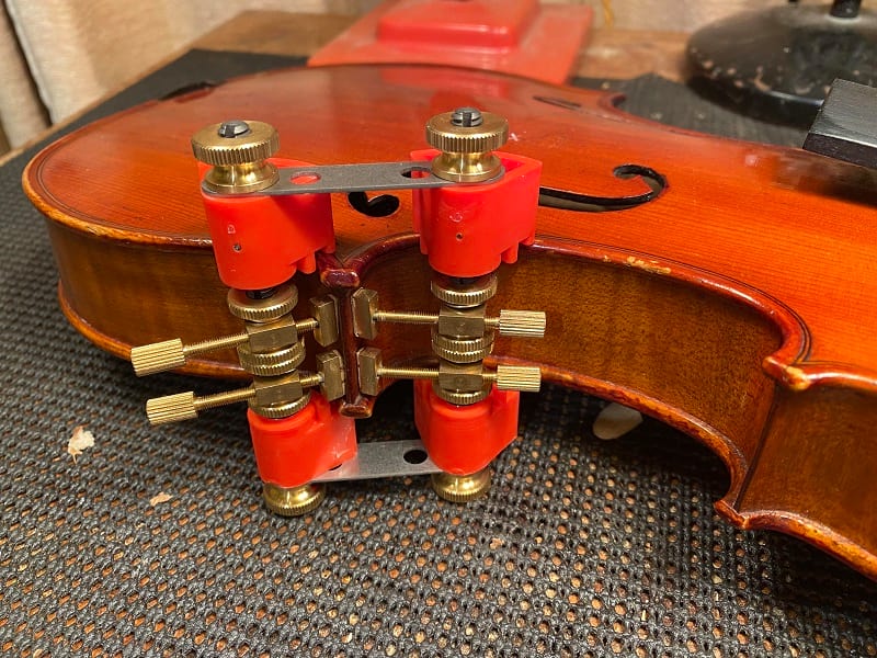 Violin corner rib clamp - photo