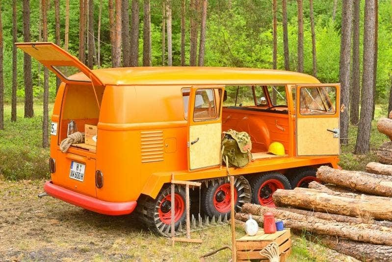 Half-track eight-wheeled VW Kombi - photos - HomemadeTools.net