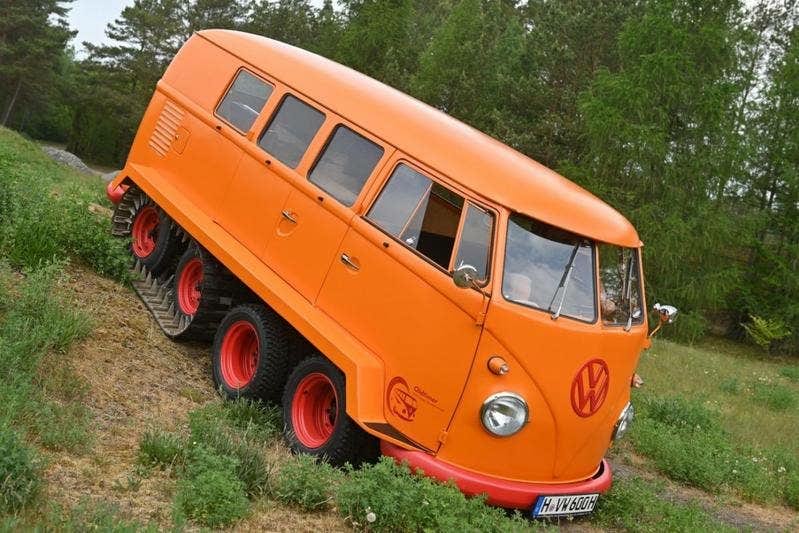 Half-track eight-wheeled VW Kombi - photos - HomemadeTools.net