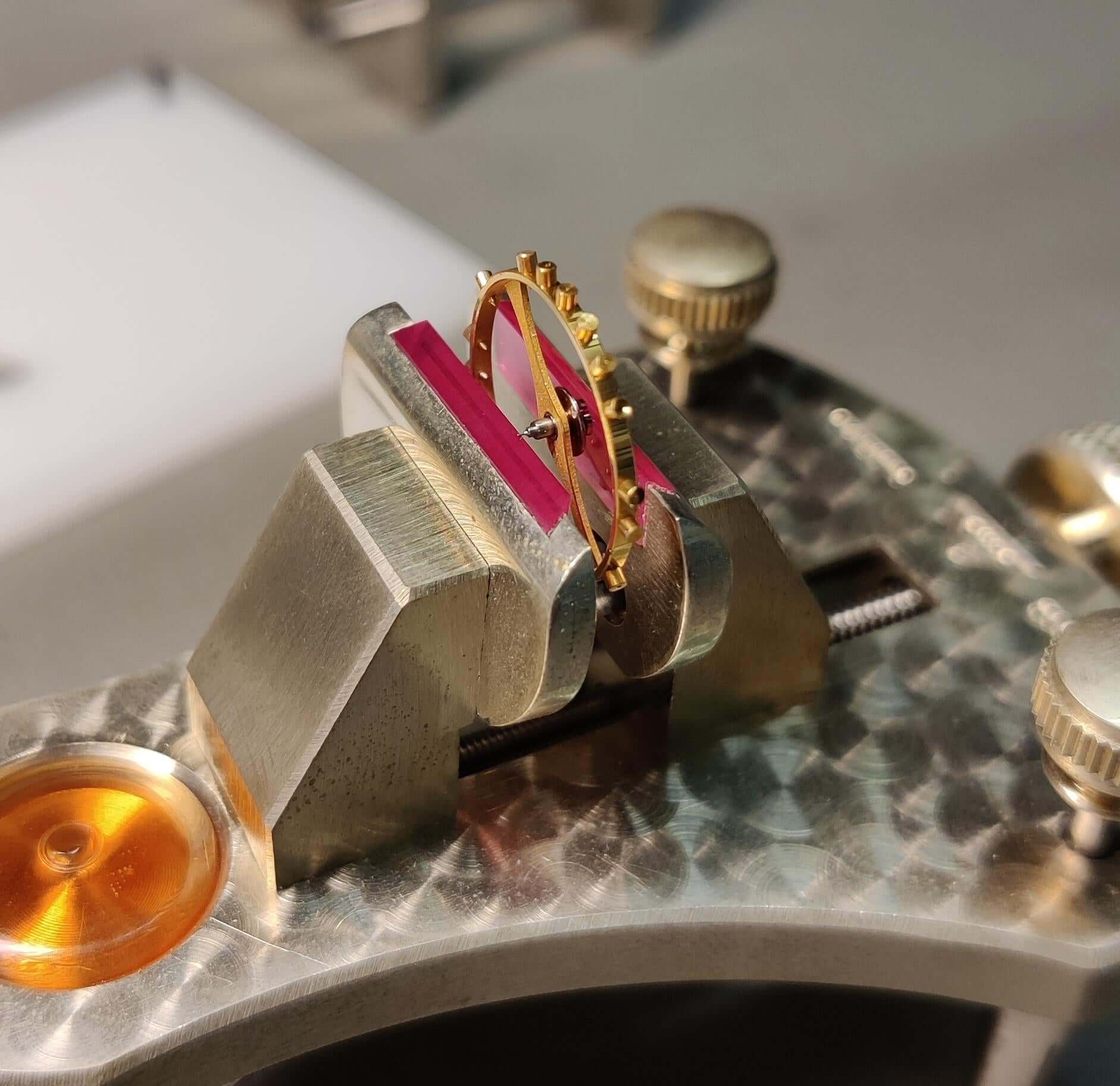 Watch balance poising tool - photos - HomemadeTools.net