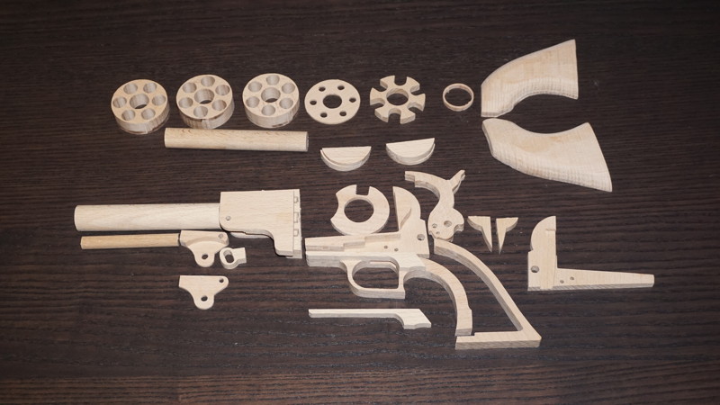 Wooden 1948 Colt Dragoon revolver - video and photos - HomemadeTools.net