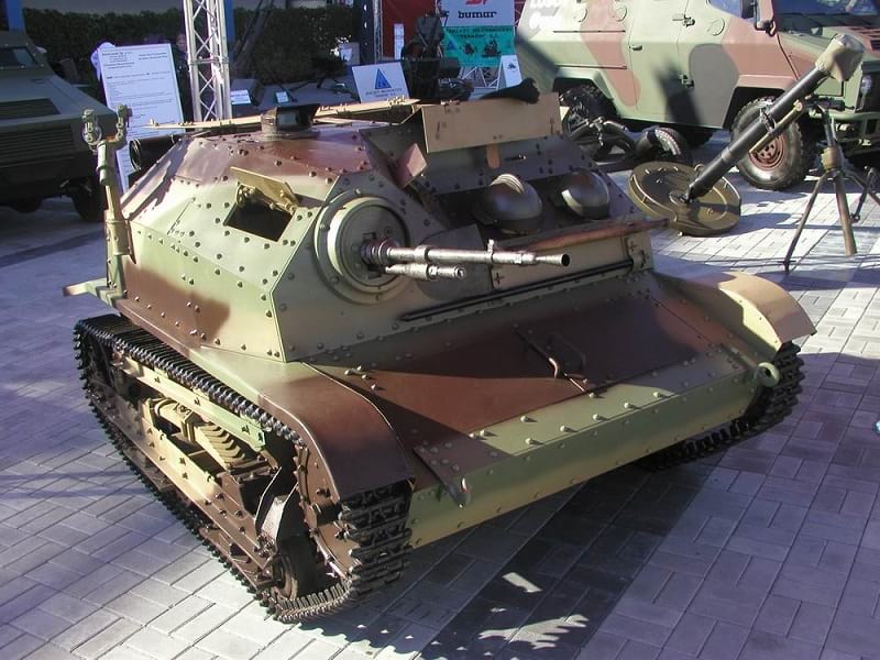 WW2 TKS tankette - photo - HomemadeTools.net