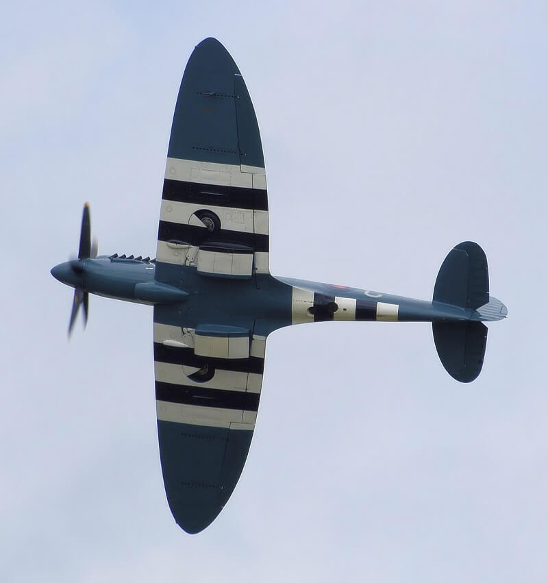 WWII aircraft invasion stripes - photos - HomemadeTools.net