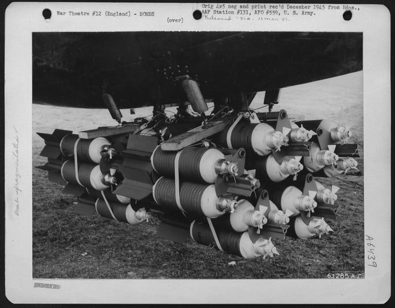 WWII fragmentation bomb cluster - photo - HomemadeTools.net