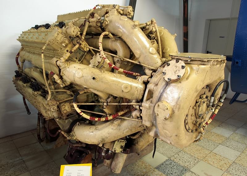 Zvezda M503 maritime radial diesel engine - photos