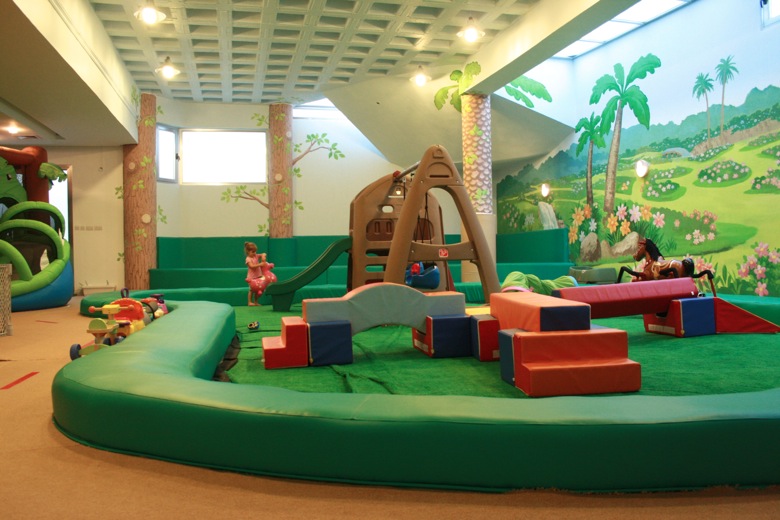 Bright Minds' Creative Play Area - Mama.Papa.Bubba.