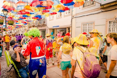 葡萄牙的彩色繽紛藝術節 AgitÁgueda的七彩傘街 | 葡萄牙、Agit Águeda、阿格達、Colour Run、Ivotavares ...