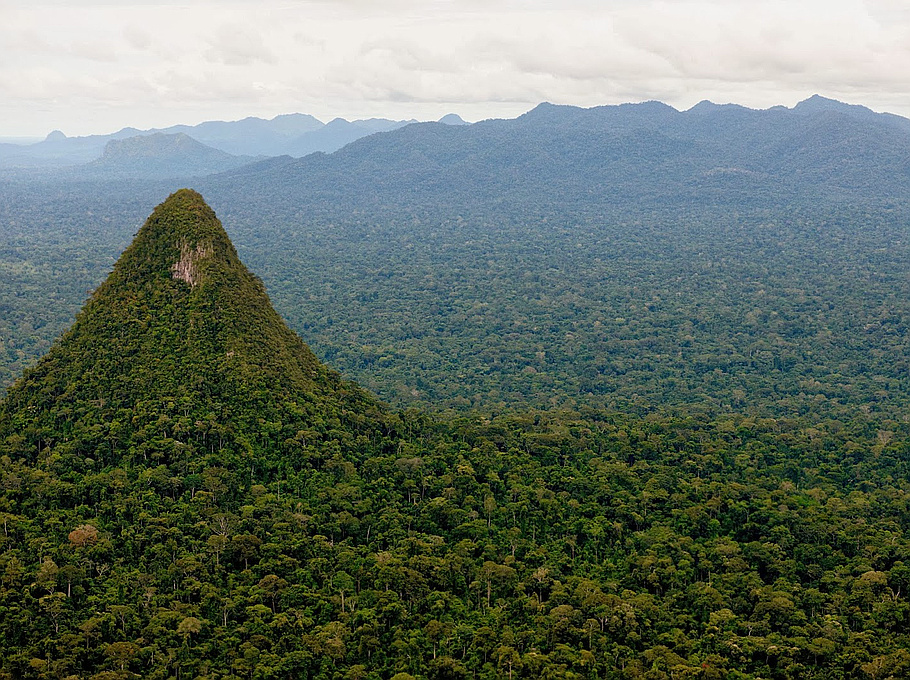 Cerro El Cono - Peru | peakery