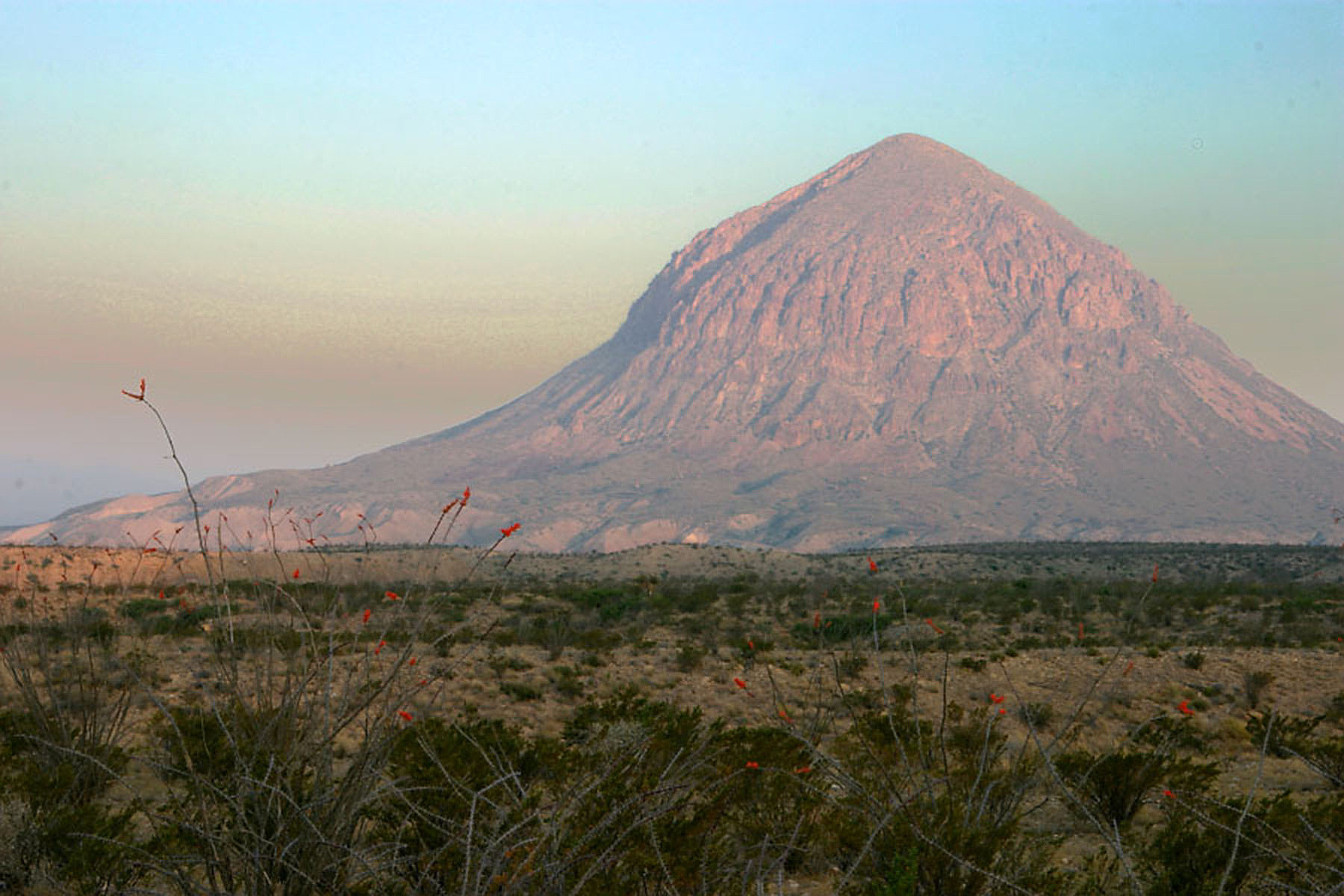 Hen Egg Mountain - Texas | peakery