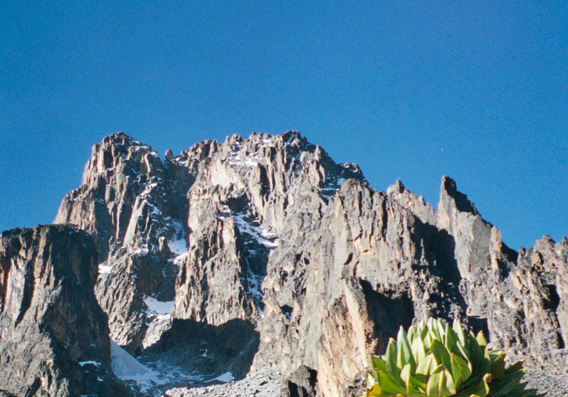 Point Lenana - Kenya | peakery