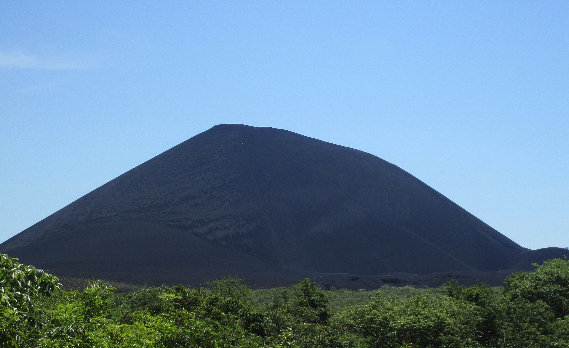 Volcan Cerro Negro - Nicaragua | peakery
