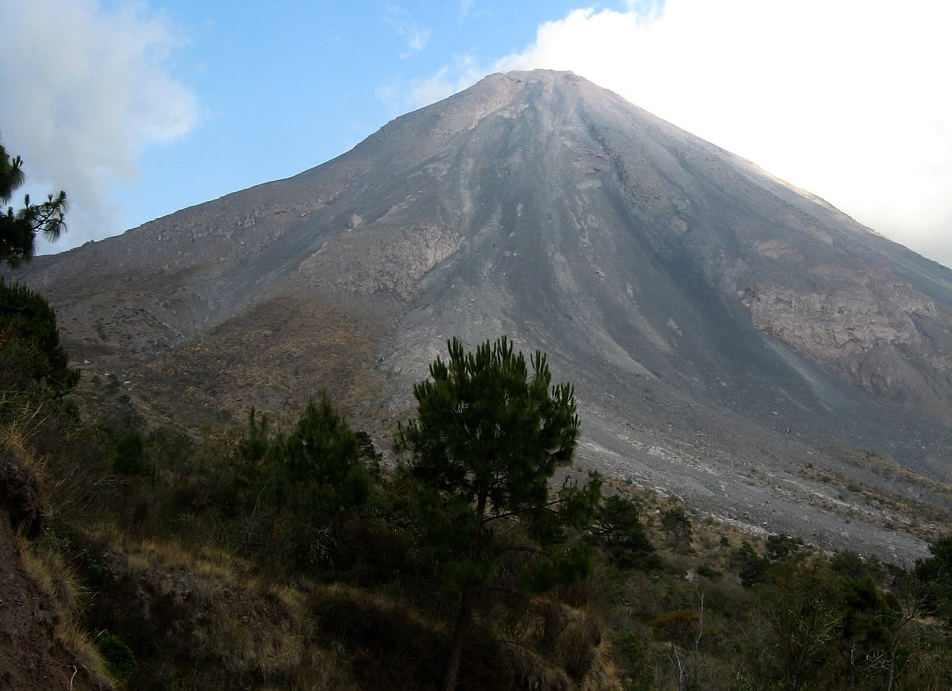 Volcán de Colima - Mexico | peakery