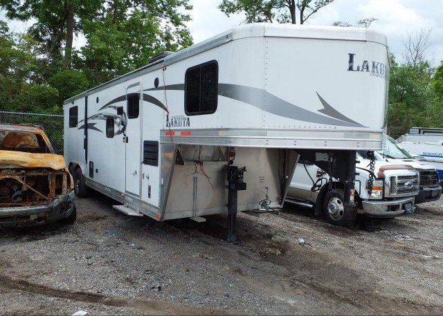 Salvage Trailers For Sale | Wrecked Semi-Trailers For Auction - Salvagebid