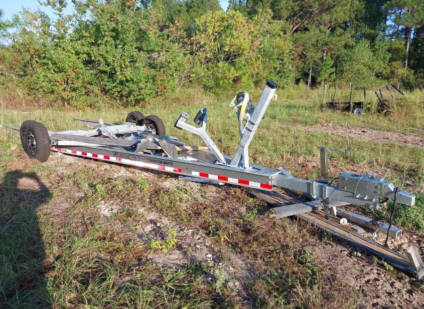 La oferta terminó en 1M5BA2825S1E55965, Salvage MAGIC TILT BOAT TRAILER ...