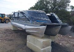 Salvage Boats for Sale in Online Auctions at Salvagebid